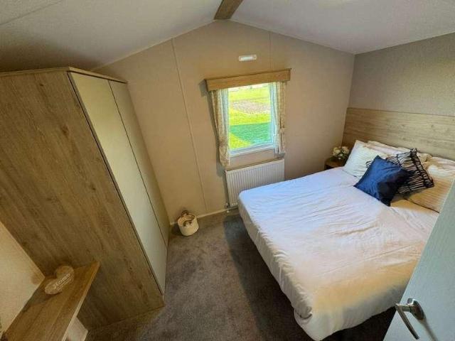 2 bed property for sale