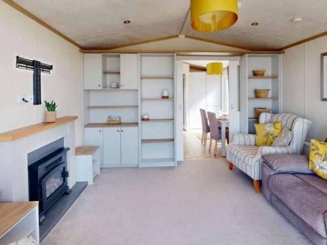2 bed property for sale