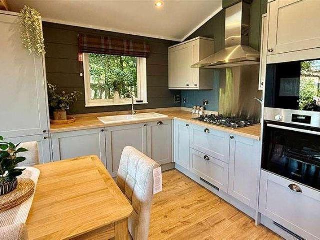 2 bed property for sale