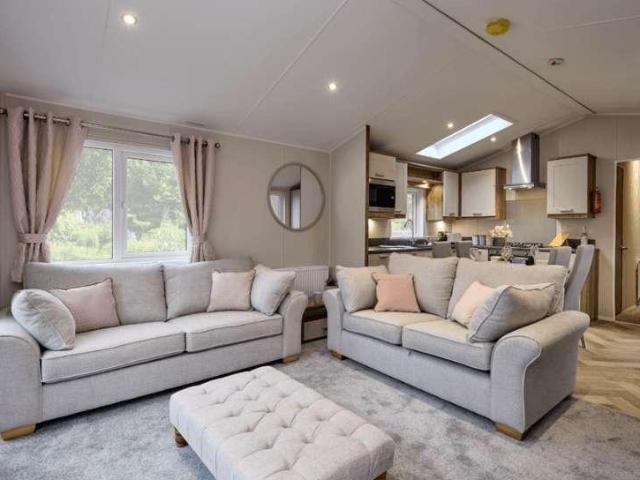 2 bed property for sale