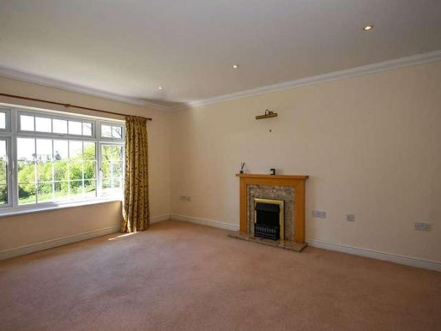 2 bed property for sale