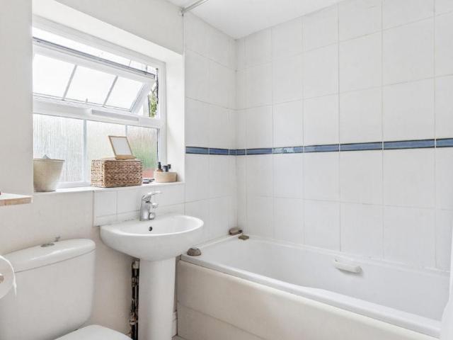 2 bed property for sale