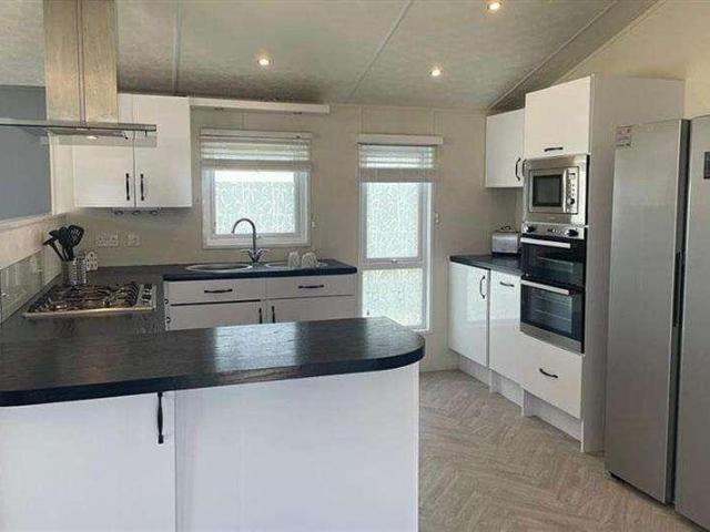 2 bed property for sale