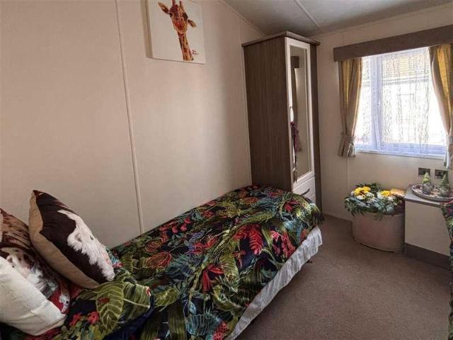 2 bed property for sale