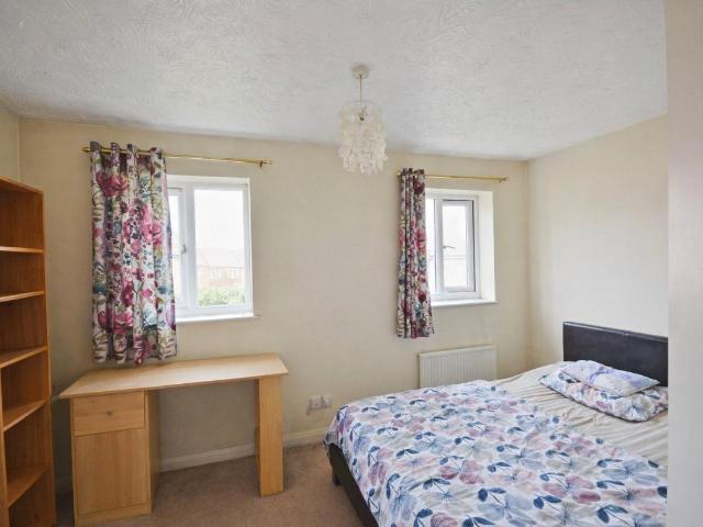 2 bed property for sale