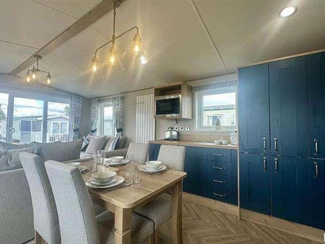 2 bed property for sale