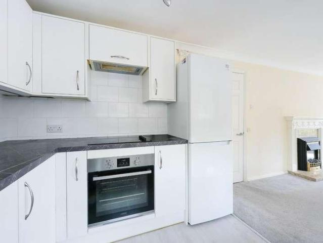 2 bed property for sale