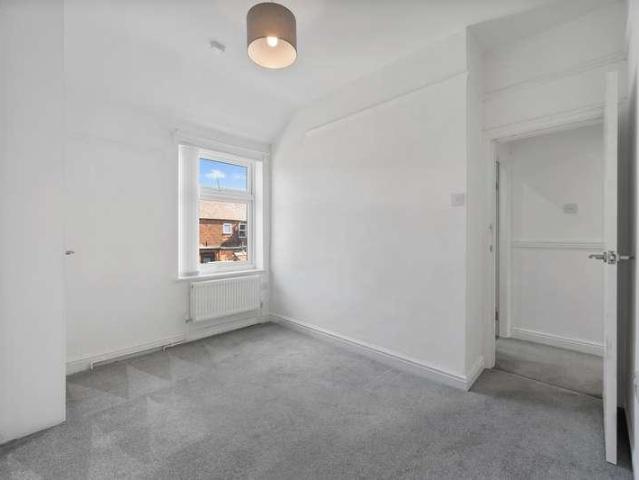 2 bed property for sale