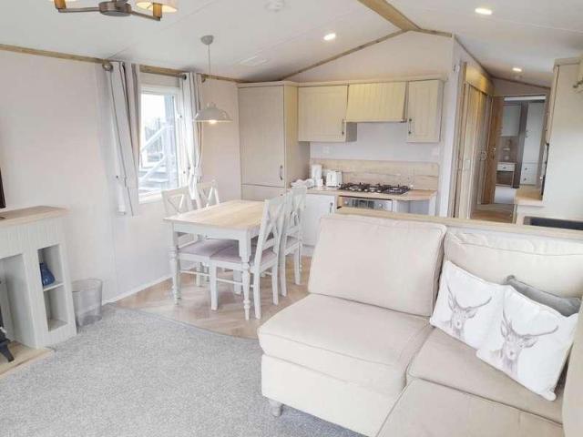 2 bed property for sale