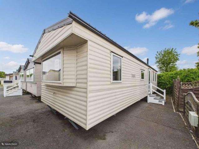 2 bed property for sale