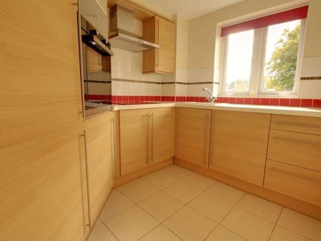 2 bed property for sale