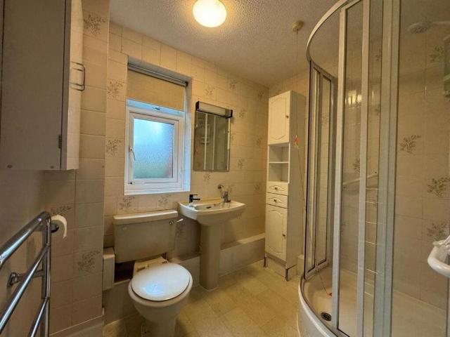 2 bed property for sale