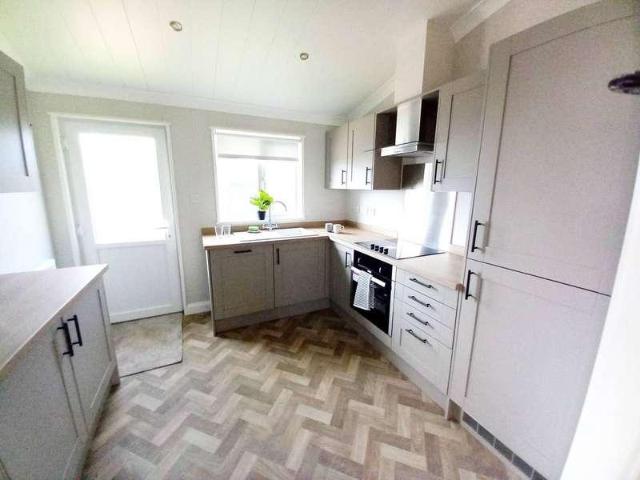 2 bed property for sale