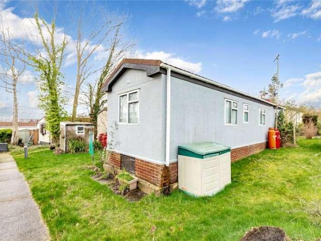 2 bed property for sale