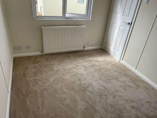 2 bed property for sale