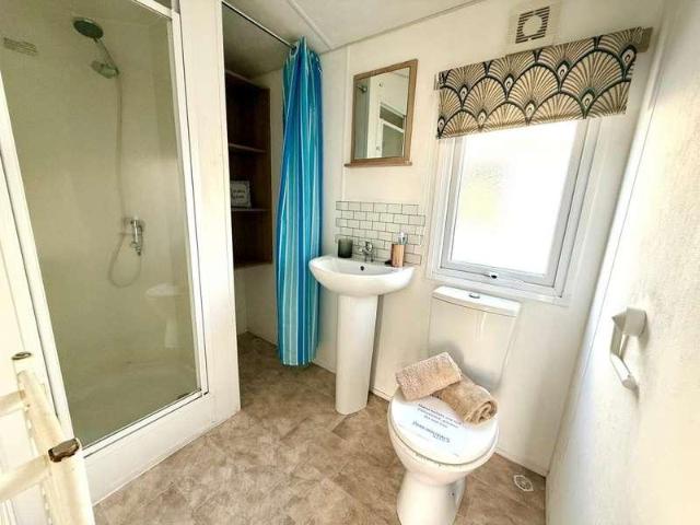 2 bed property for sale