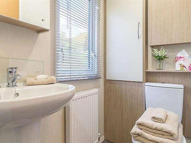 2 bed property for sale