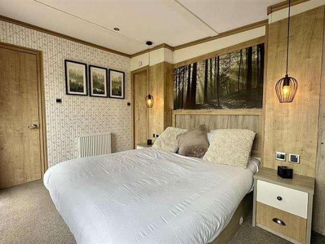 2 bed property for sale