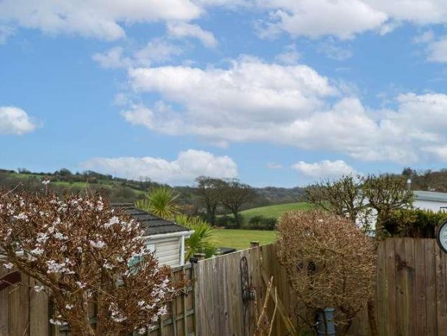 2 bed property for sale