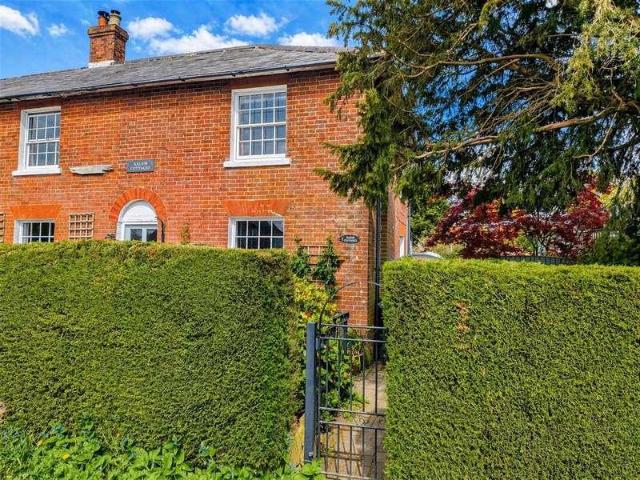 2 bed property for sale
