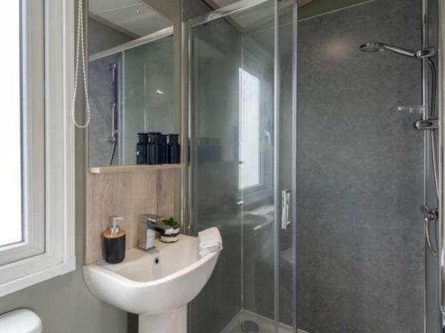 2 bed property for sale