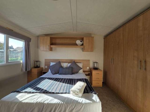 2 bed property for sale