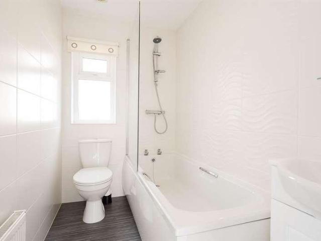 2 bed property for sale