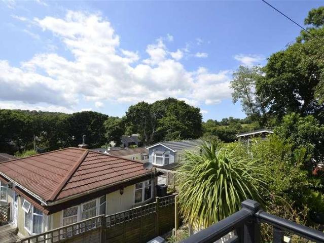2 bed property for sale
