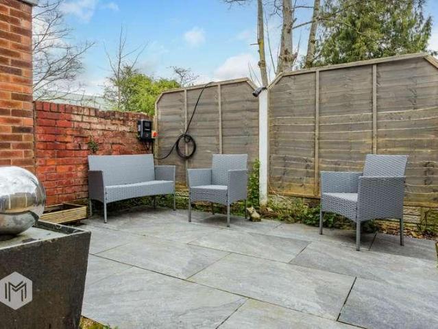 2 bed property for sale