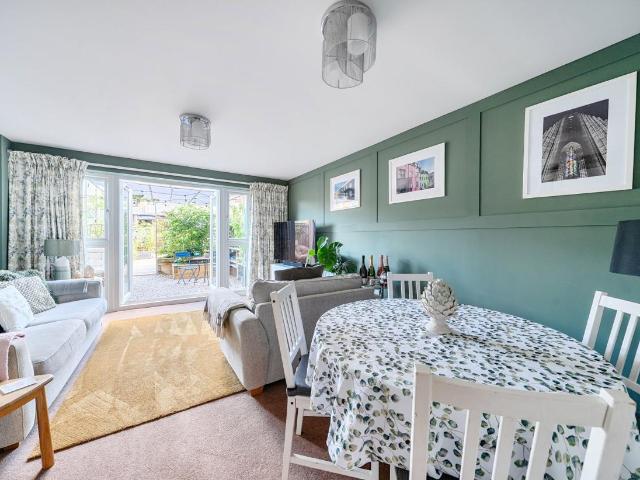 2 bed property for sale