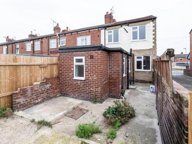 2 bed property for sale