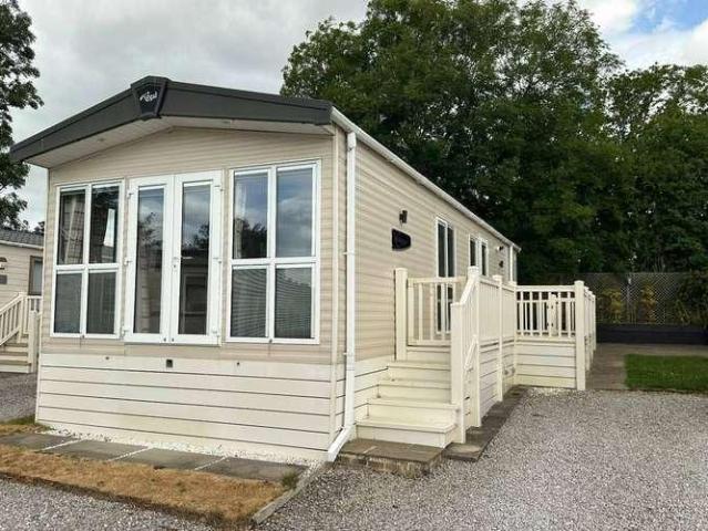 2 bed property for sale