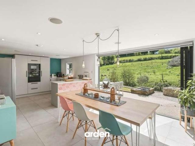 2 bed house for sale