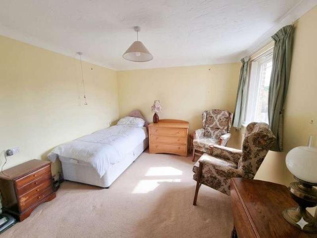 2 bed property for sale