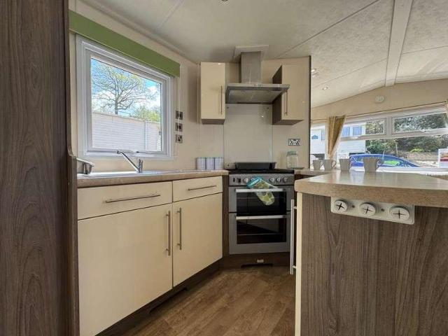 2 bed property for sale