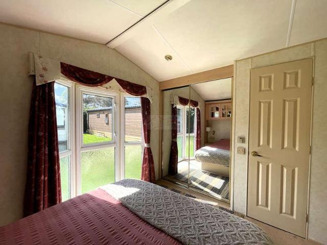 2 bed property for sale
