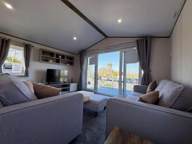 2 bed property for sale