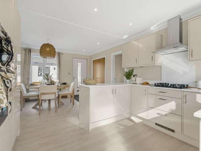 2 bed property for sale
