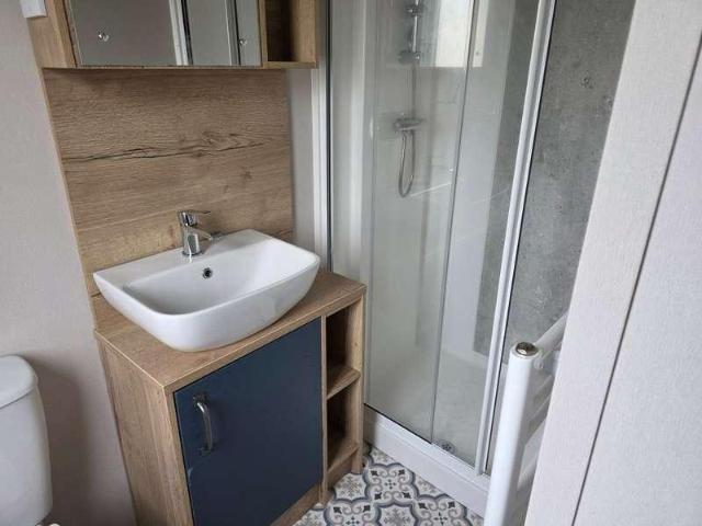 2 bed property for sale