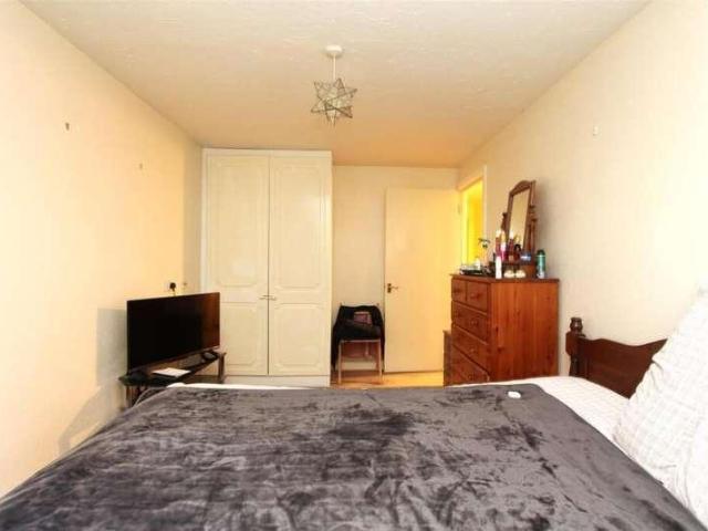 2 bed property for sale