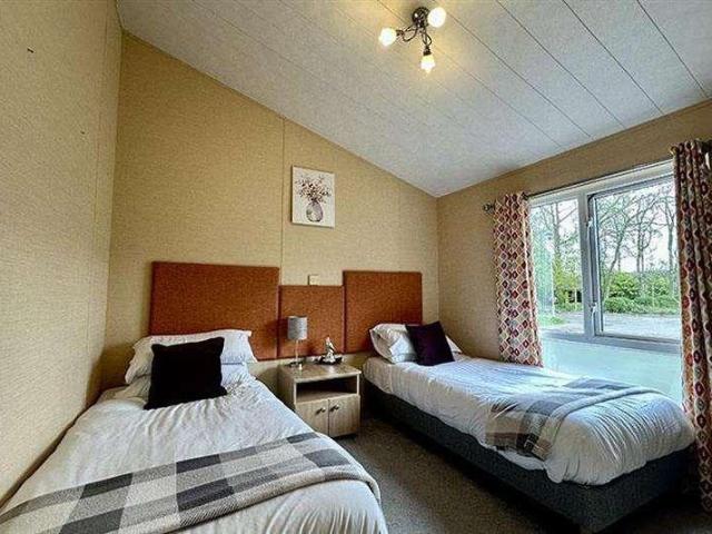 2 bed property for sale