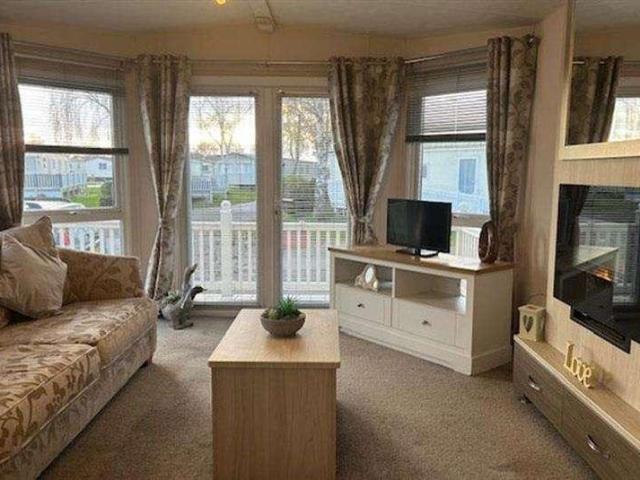 2 bed property for sale