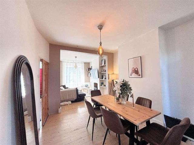 2 bed property for sale