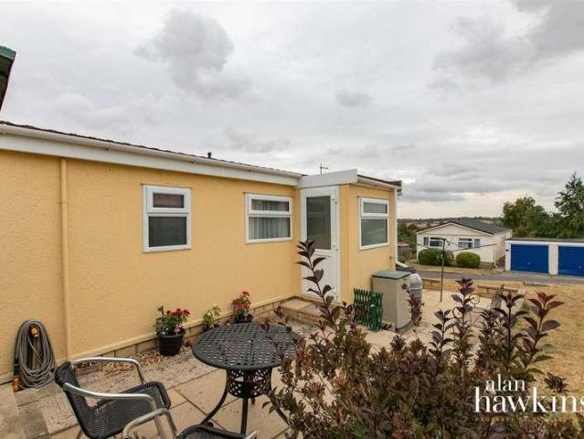 2 bed property for sale