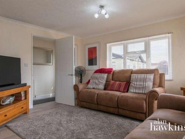 2 bed property for sale