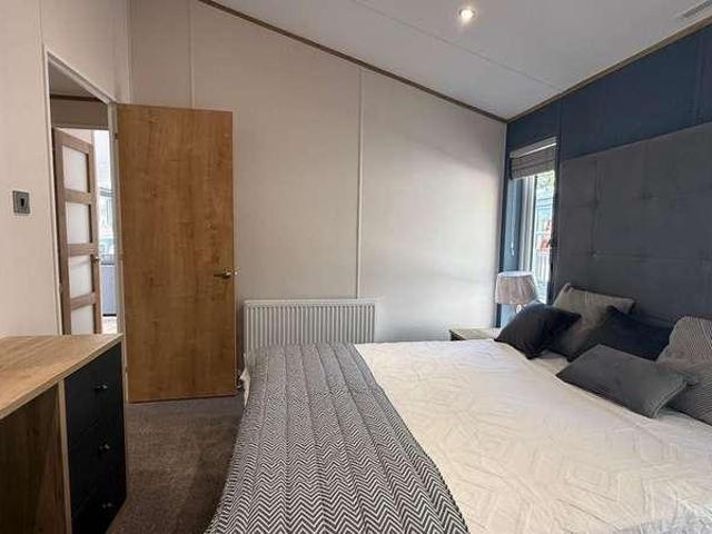 2 bed property for sale