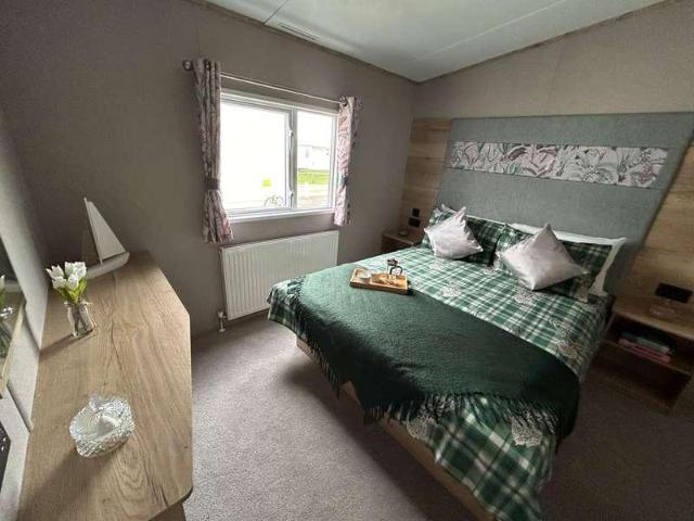 2 bed property for sale