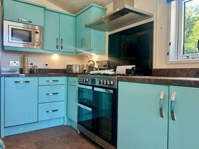2 bed property for sale