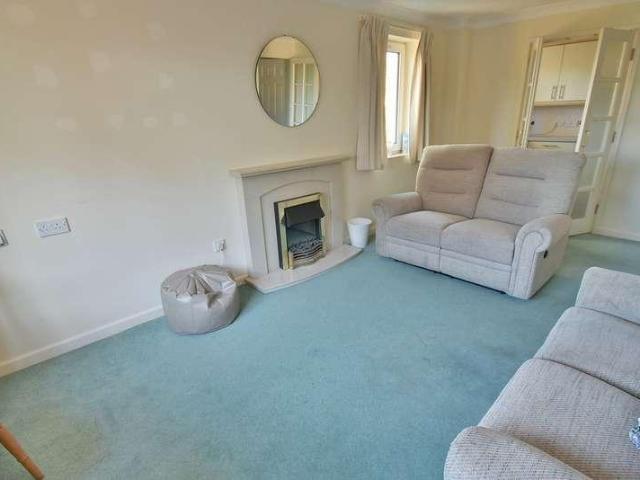 2 bed property for sale