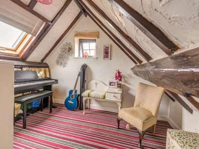 2 bed property for sale